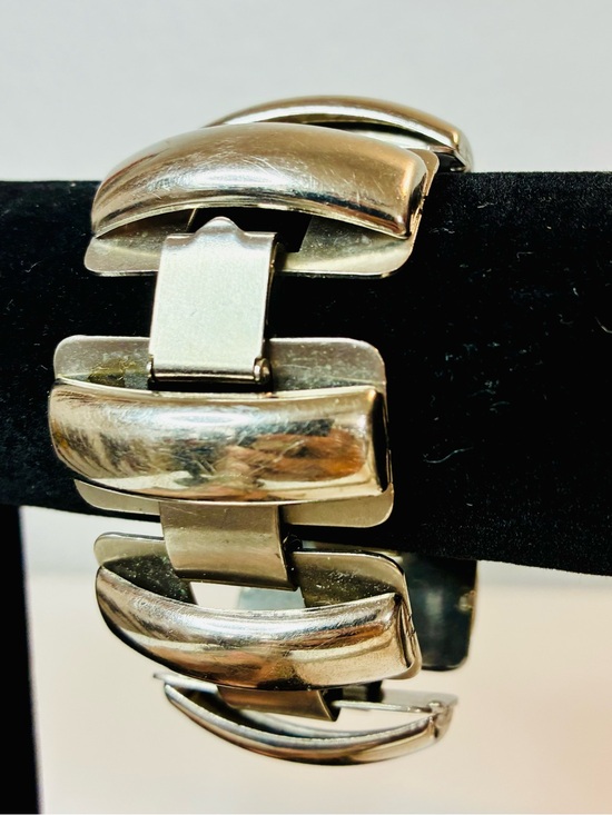 Source Unknown | Jewelry | Silvertone Wide Hlink Bracelet Domed ...